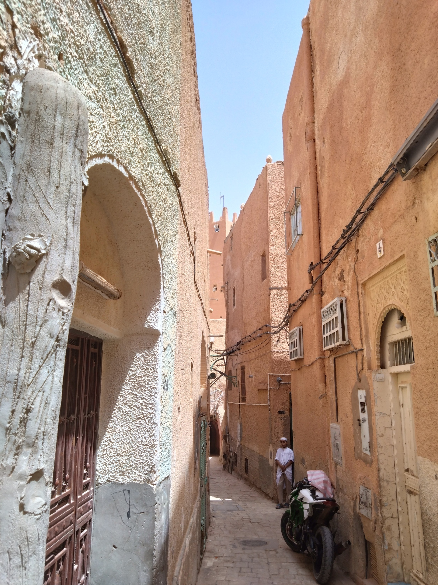 エル・アーティㇷ: 私の食べ歩き・私の世界旅行